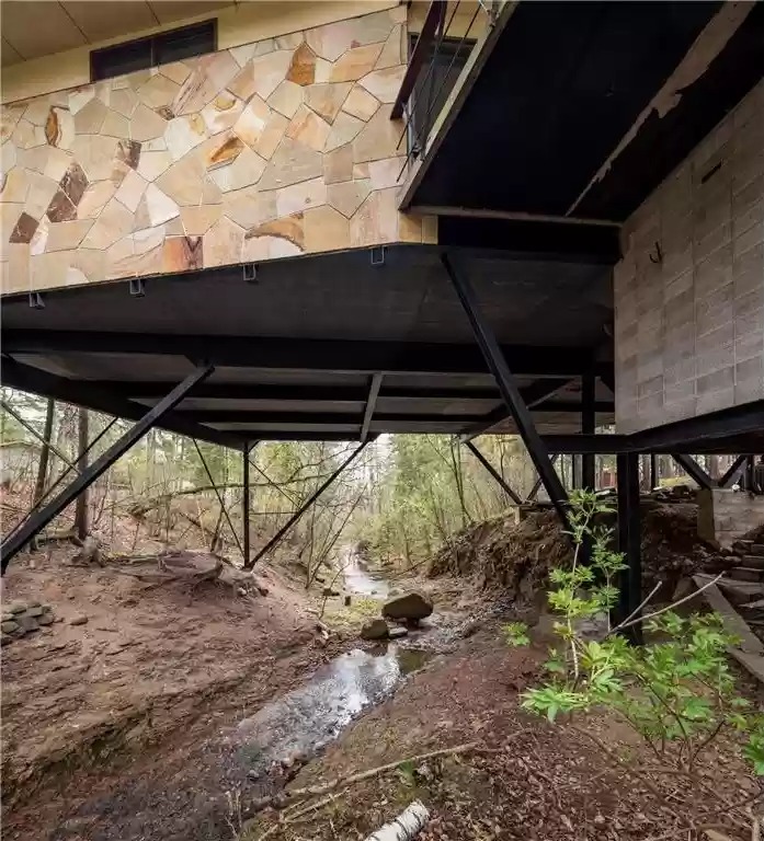 Wanna Buy a Floating Duluth House with an Underground Pool? - Racket