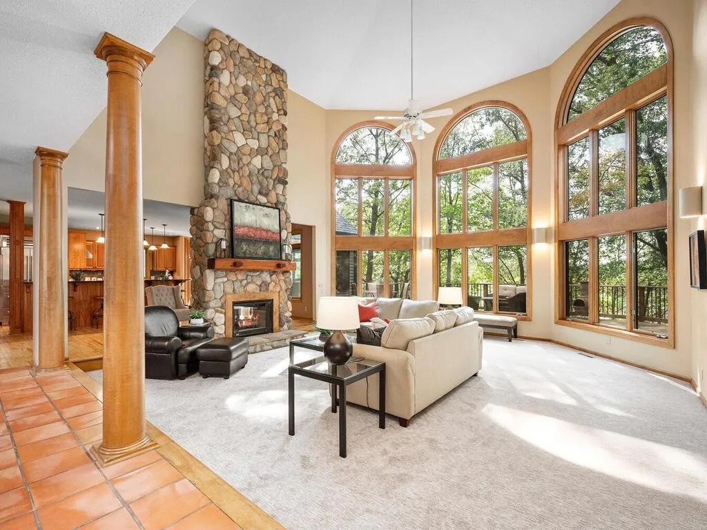 Let's Peek Inside Walz's Very Expensive, Very '90s Temporary Governor's ...