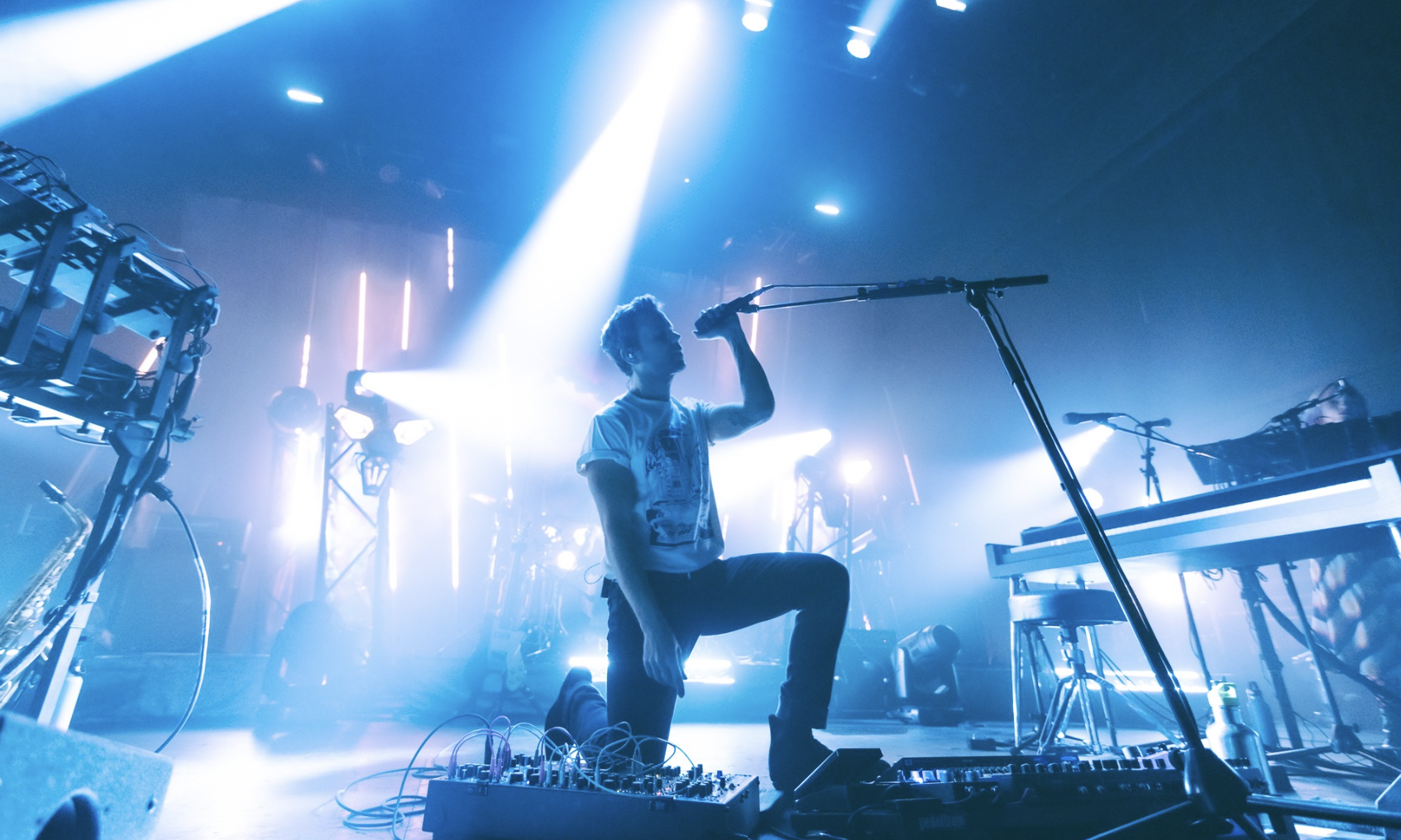 Chopping Through the Space Jungle of Millennial Nostalgia with M83 at ...