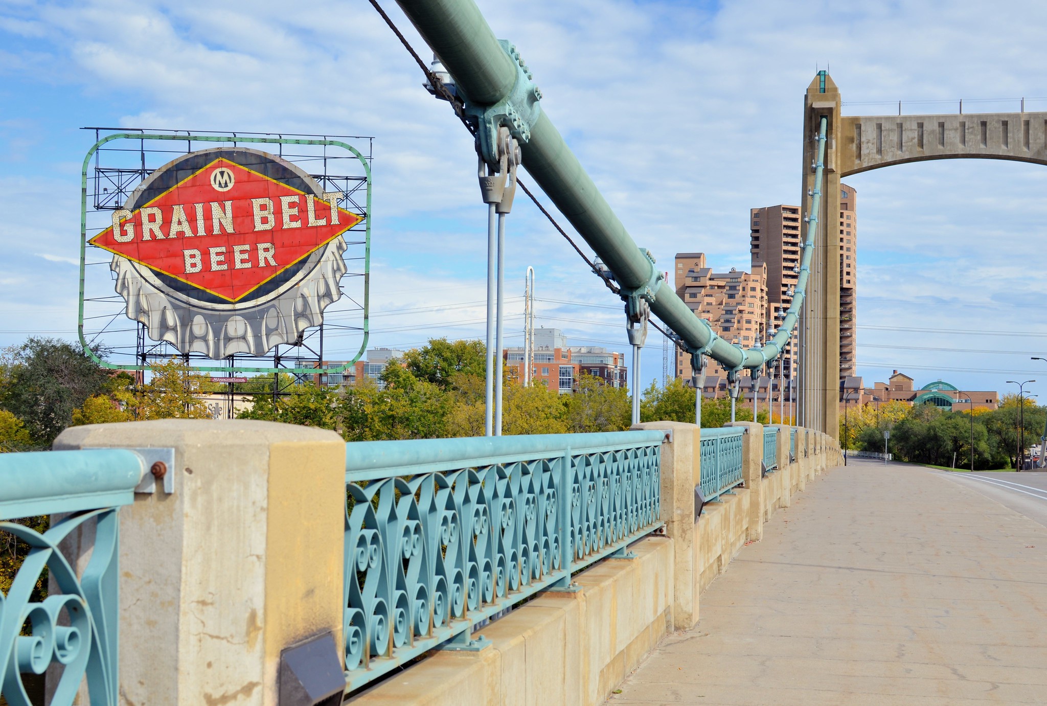 Hennepin Avenue Bridge: Golden or Garbage? - Racket