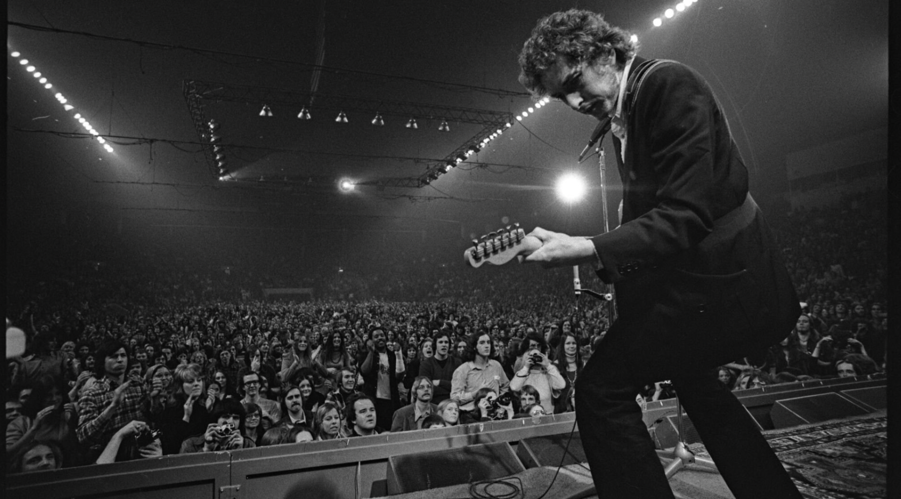Bob Dylan Was Born in Minnesota. Why Is the Bob Dylan Center in Tulsa ...