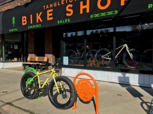 Summer Guide 2025: Bike Rentals, Tours, and Trails - Racket