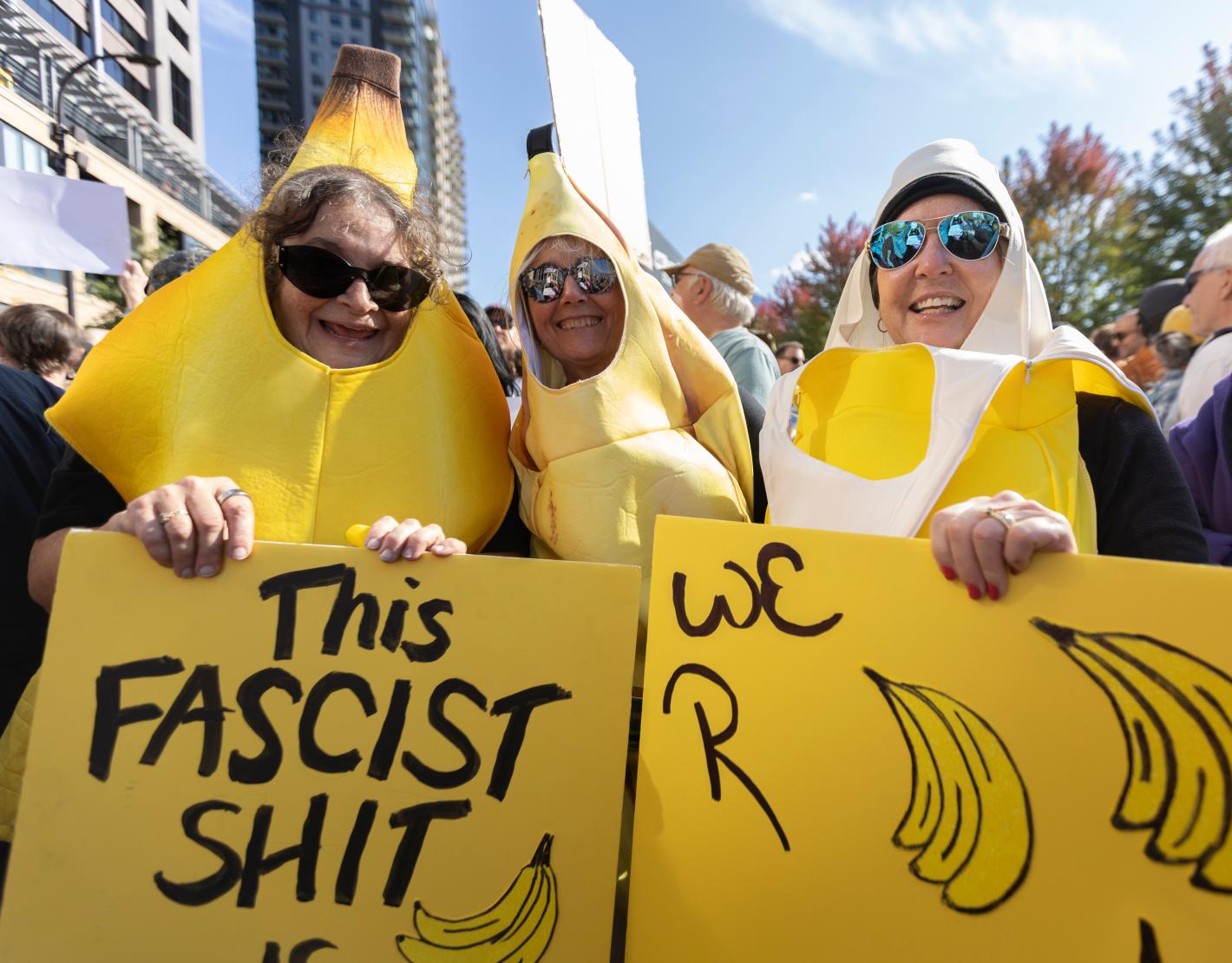 See the Packed Streets, Clever Signs, and Inflatables of the Weekend's ...