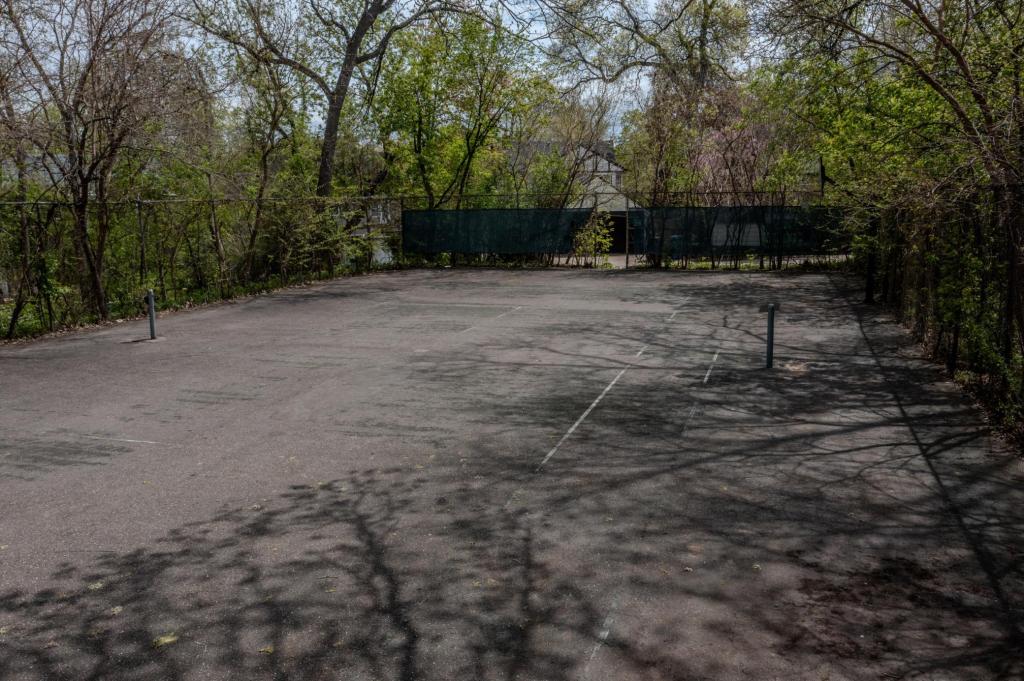 Wanna Buy the Hidden Minneapolis Tennis Court by Minnehaha Creek ...